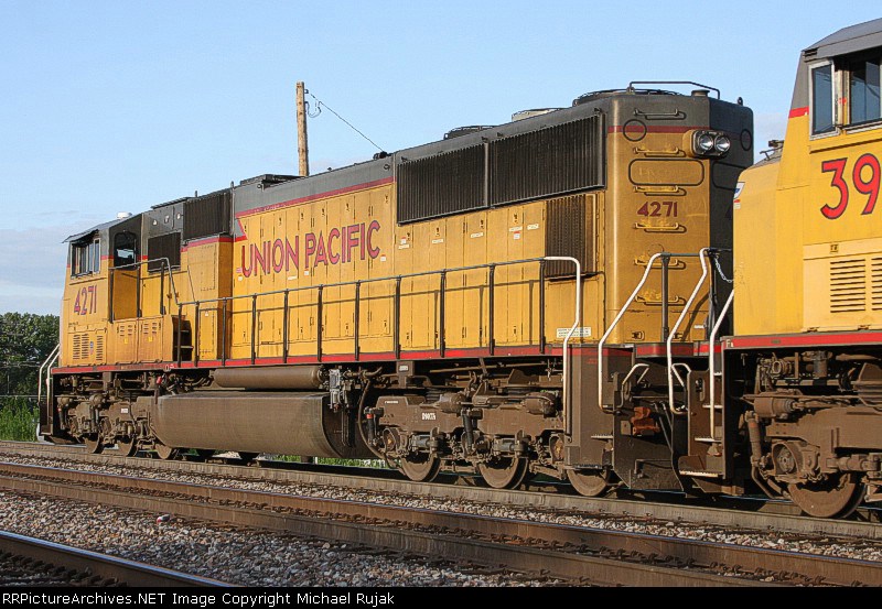 UP 4271